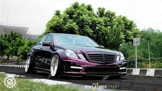 德国绅士"不务正业"玩起VIP改装，奔驰E300低趴案例_车家号_发现车生活_汽车之家