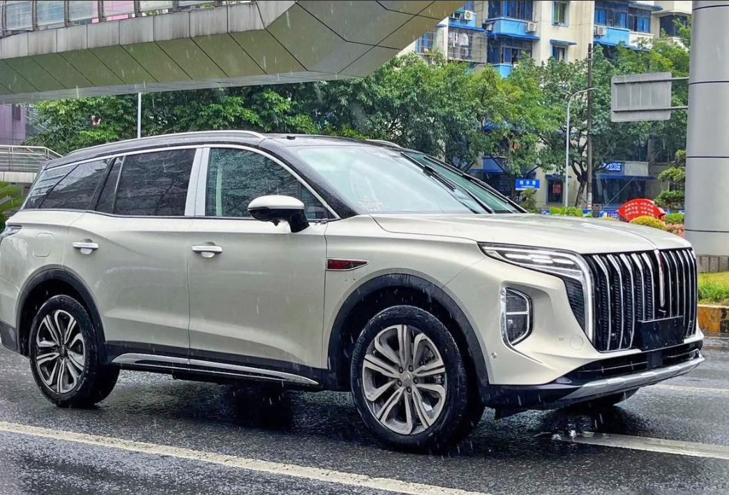 红旗HS6实车路试，劳斯莱斯前脸，妥妥的越野版红旗H9_车家号_发现车生活_汽车之家