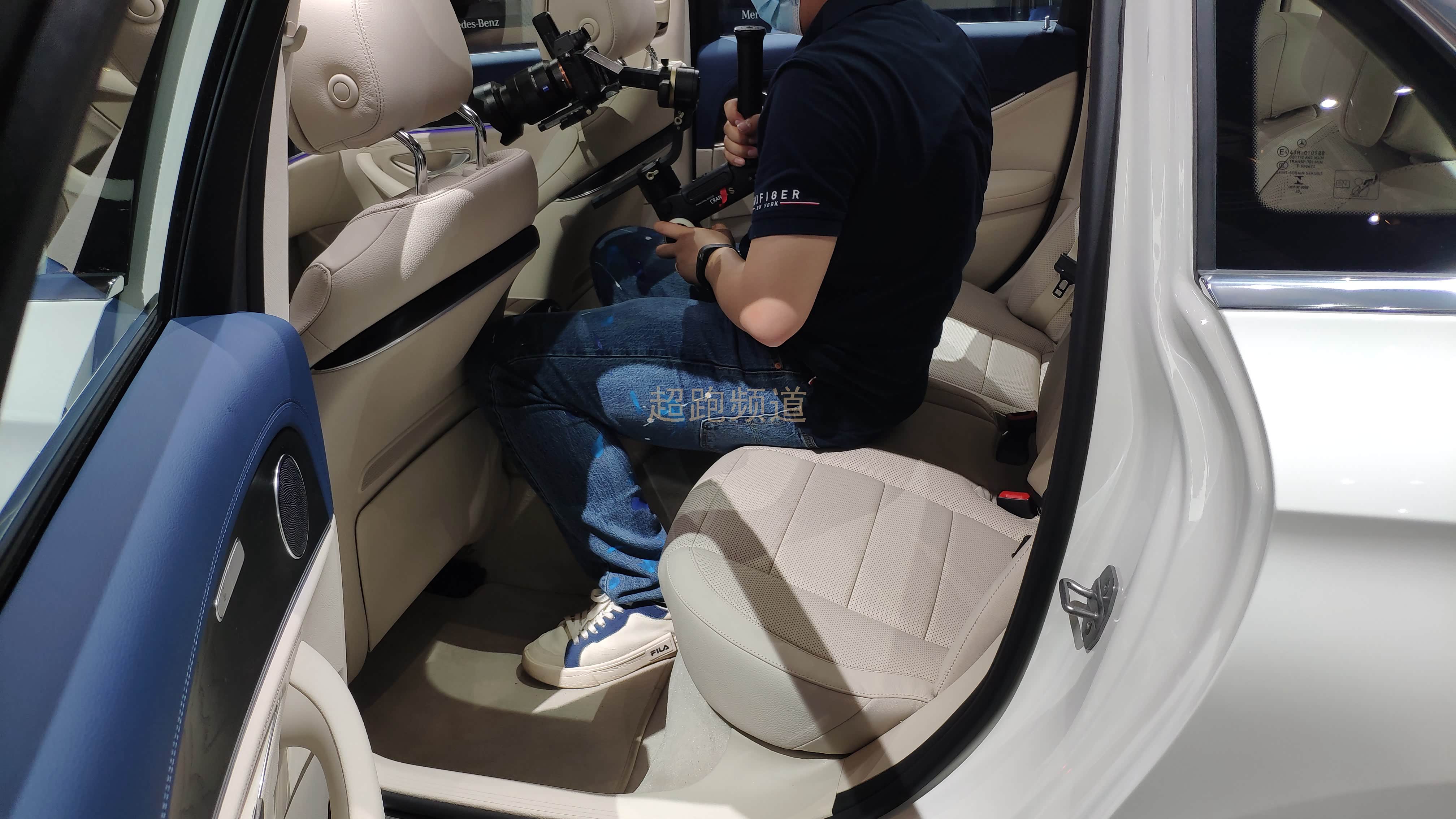 2021年上海国际车展：新款奔驰E350eL实车_车家号_发现车生活_汽车之家