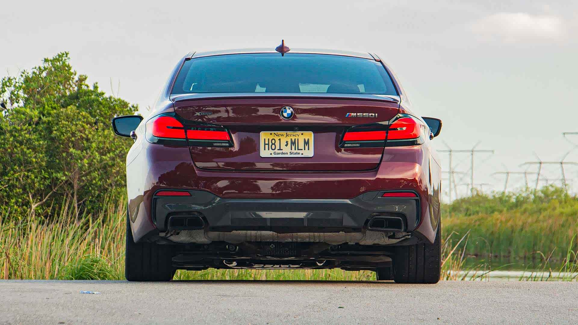 2021款宝马M550i xDrive评测 科技、动力、安全三大科目获高分_车家号_发现车生活_汽车之家