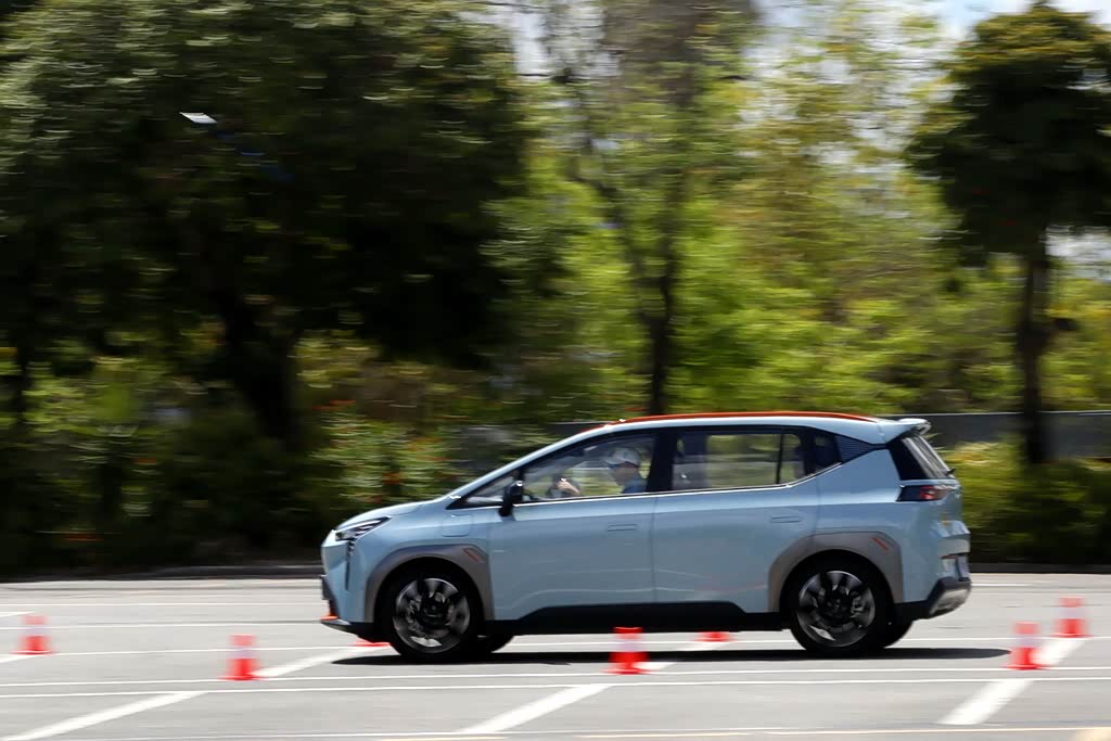 埃安Y 试驾点评：终于有一辆个性不卖萌的十万级电动车了_车家号_发现车生活_汽车之家