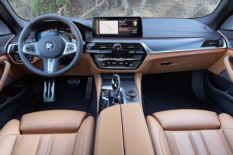 2021款宝马M550i：绝对可以替代M5的“V8大宝马”_车家号_发现车生活_汽车之家