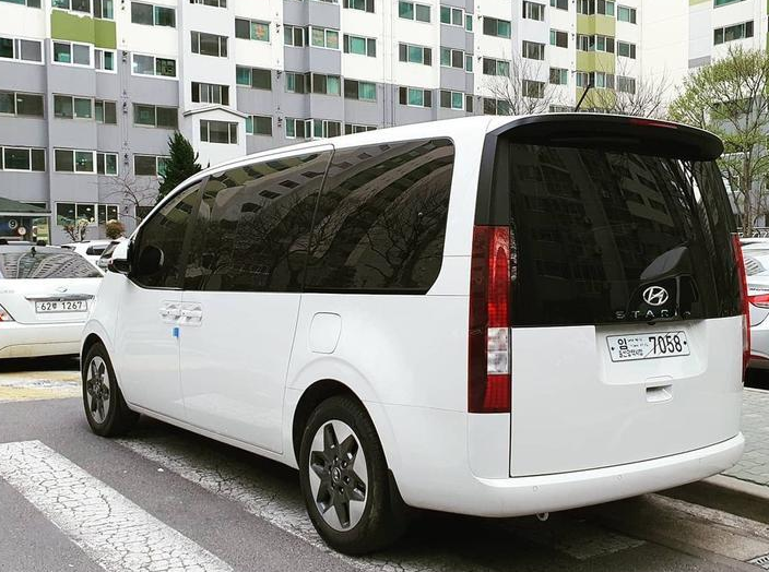 全新现代STARIA海外实拍 白色更显个性？_车家号_发现车生活_汽车之家