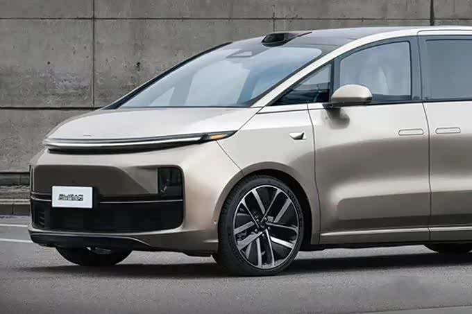 预计35万起售，首款理想MPV伪装车亮相，外观比埃尔法运动_车家号_发现车生活_汽车之家