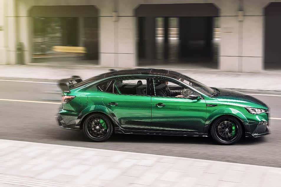 赛道猛兽MG6 XPOWER在MG live！China 2021现场开启预售_车家号_发现车生活_汽车之家