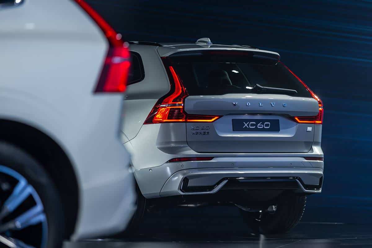 新款沃尔沃XC60正式上市 智能化配置升级/全系动力电气化_车家号_发现车生活_汽车之家