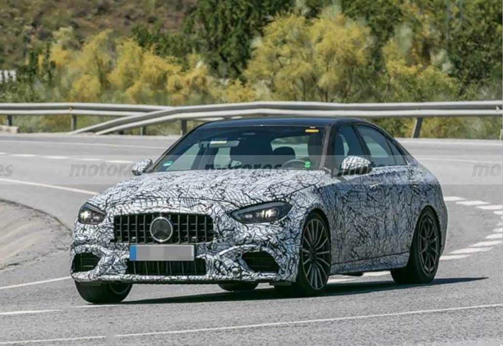 全新一代C63 AMG谍照曝光，2.0T+电动机组合，纯电续航64公里_车家号_发现车生活_汽车之家
