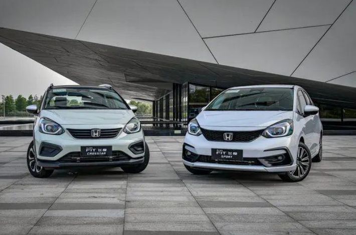 【文章】新款本田飞度曝光，换装新1.5L发动机，SPORT版新增魔术座椅？_车家号_汽车之家