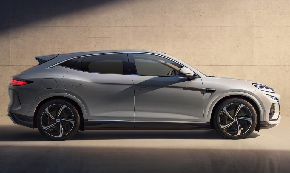 【文章】腾势N7发布，尾灯酷似卡宴，对标极氪001？_车家号_汽车之家