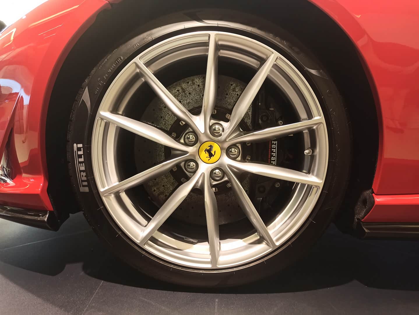 公路最速敞篷！法拉利812GTS到店实拍_车家号_发现车生活_汽车之家