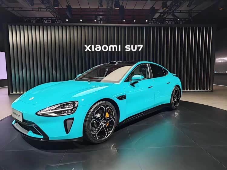 实拍小米SU7，帅气不输保时捷，2.78s破百，配空气弹簧+CDC_车家号_发现车生活_汽车之家