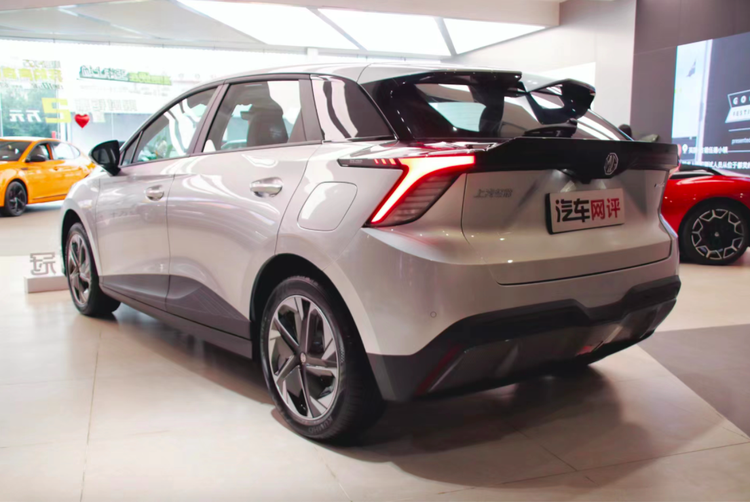 到店实拍MG4 EV出口冠军版，灵动纯电小钢炮，配置不俗很实用_车家号_发现车生活_汽车之家