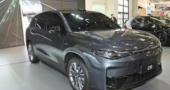 未来市场的新星？零跑c10亮相，配置外观均属优秀，理想L7的劲敌_车家号_发现车生活_汽车之家