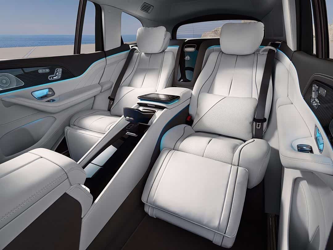 奔驰GLS七座大型SUV，省去加价钱，照样升级迈巴赫GLS600四座版！_车家号_发现车生活_汽车之家