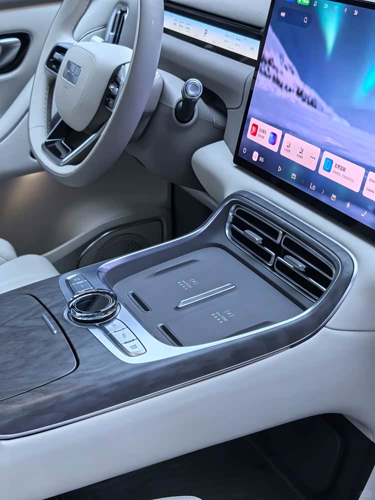 吉利银河M9国内实拍，尺寸超深蓝S09配爆胎稳行功能，卖多少合适?_车家号_发现车生活_汽车之家