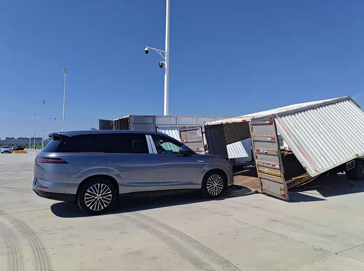 腾势N8L实车亮相：5200mm长大型SUV，6座+925马力超强劲_车家号_发现车生活_汽车之家