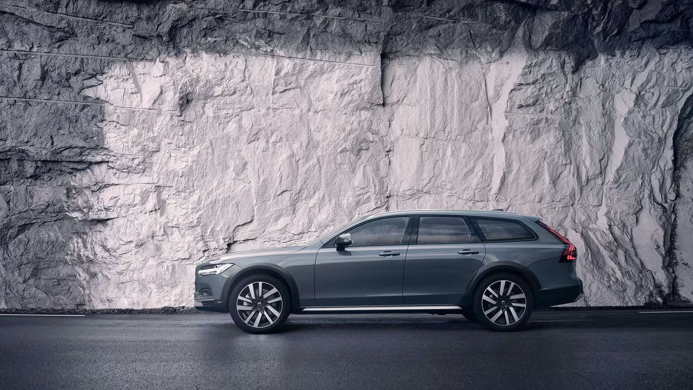 【锐速递】2023款沃尔沃V90CC上市，配置变化有这些_车家号_发现车生活_汽车之家