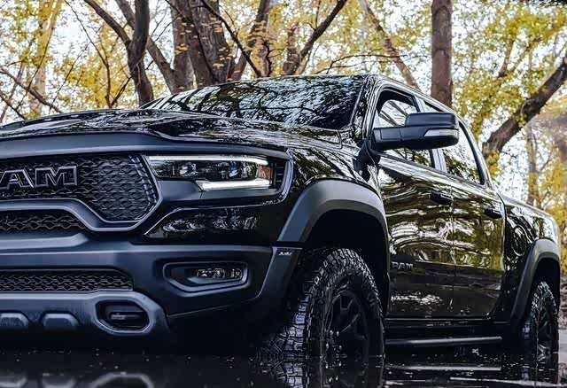 霸气美式大皮卡，新款道奇TRX实车，气场完胜猛禽，搭载6.2T动力_车家号_发现车生活_汽车之家