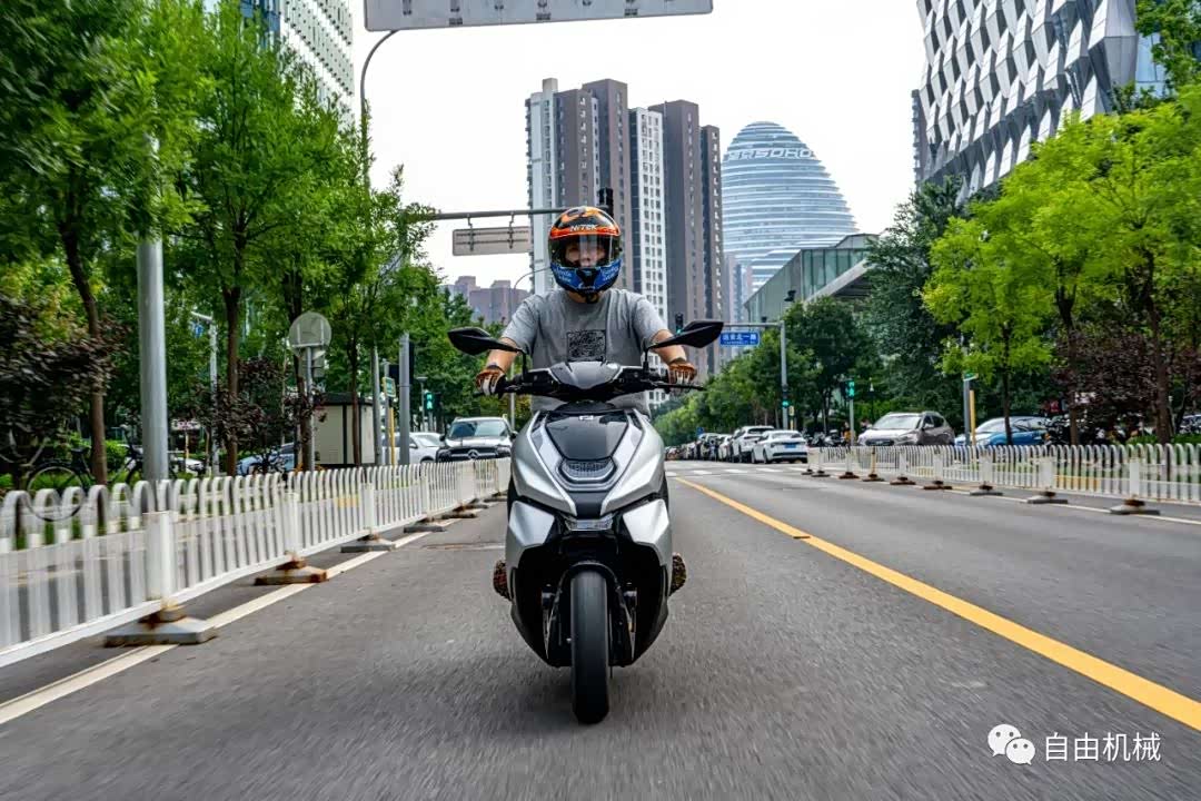 打开传统思想的钥匙，试驾极核AE8 S+_车家号_发现车生活_汽车之家