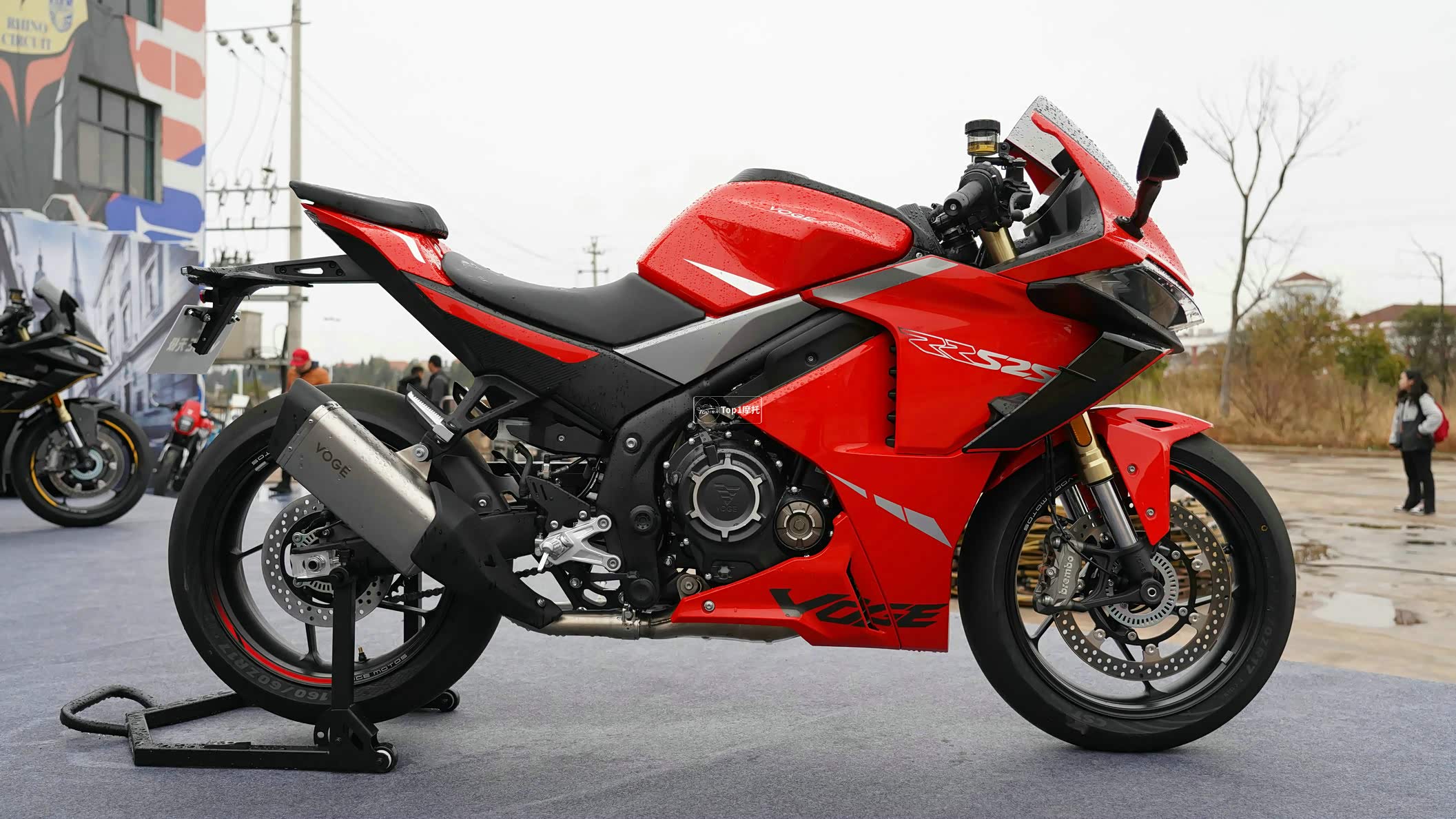 售价33,980！无极RR525上市，还有复古车型Q250、AC300亮同场亮相_车家号_发现车生活_汽车之家