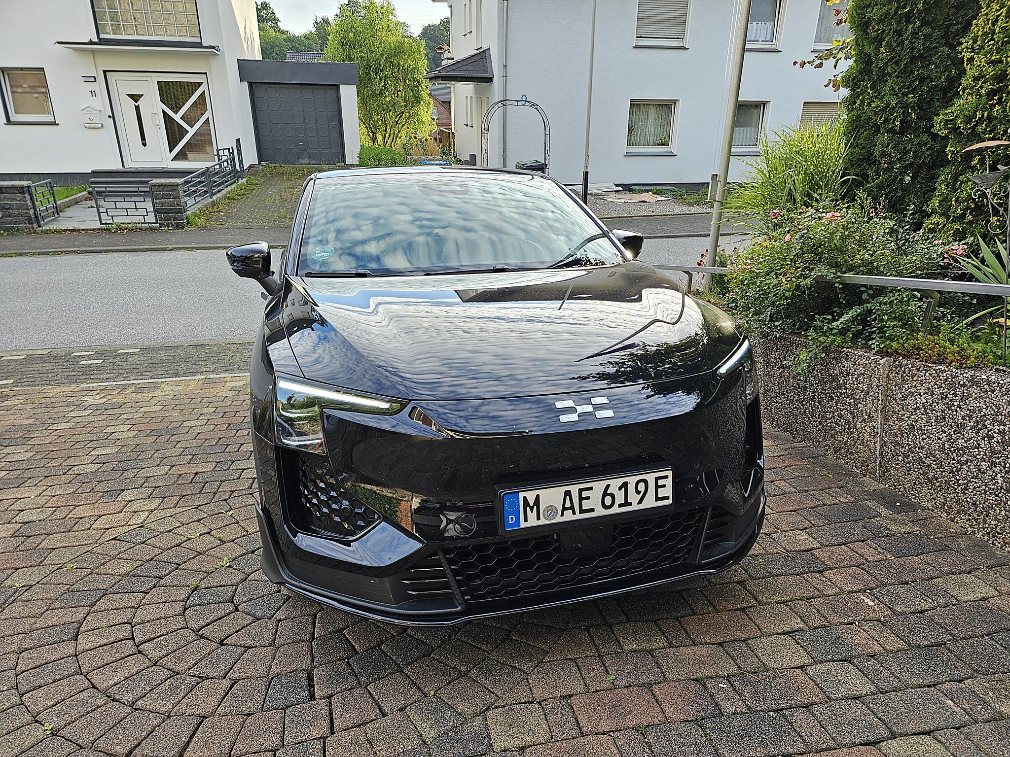 一辆爱驰U6在德国，看着还行 但目前爱驰_车家号_发现车生活_汽车之家