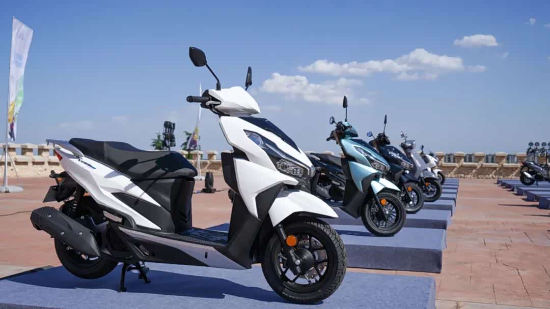 目前技术配置和动力最强的通勤小踏板-大阳VRS125静态评测_车家号_发现车生活_汽车之家