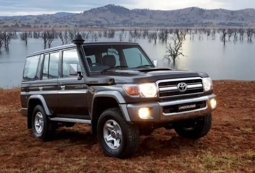 【文章】30多年前的巅峰之作，丰田LC76诠释什么是“开不坏的丰田”！_车家号_汽车之家