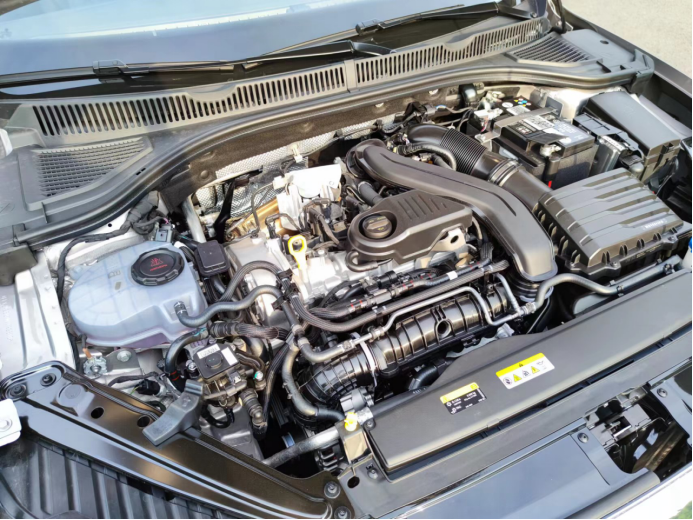 试驾全新速腾1.5T：换装大众EA211 EVO2发动机 实力如何？_车家号_发现车生活_汽车之家