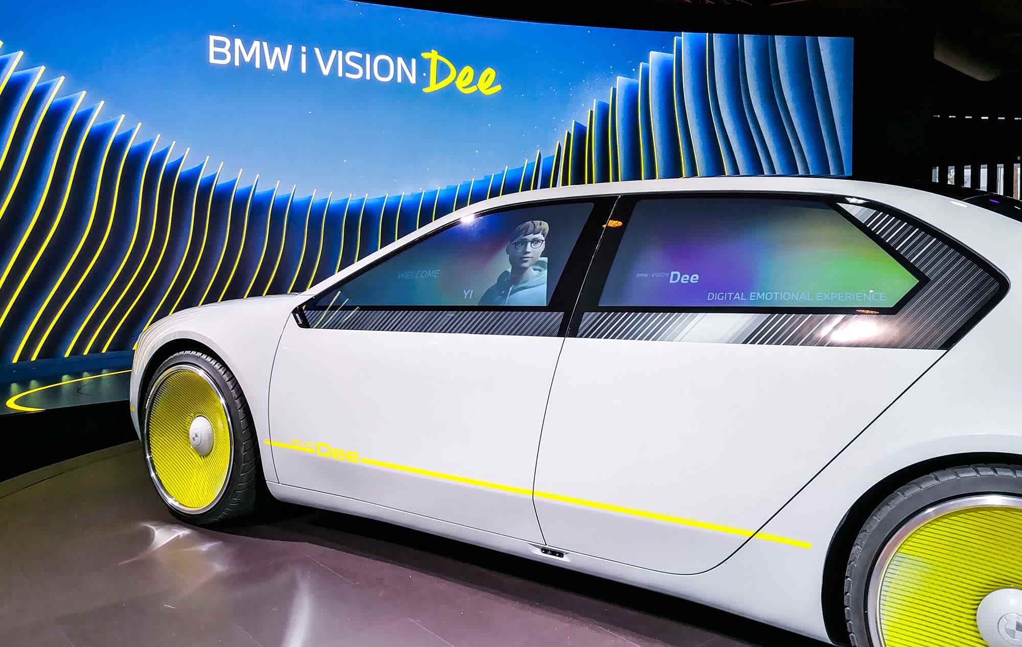 汽车无屏化的开创者？扒一扒宝马Dee概念车背后的神秘供应商_车家号_发现车生活_汽车之家