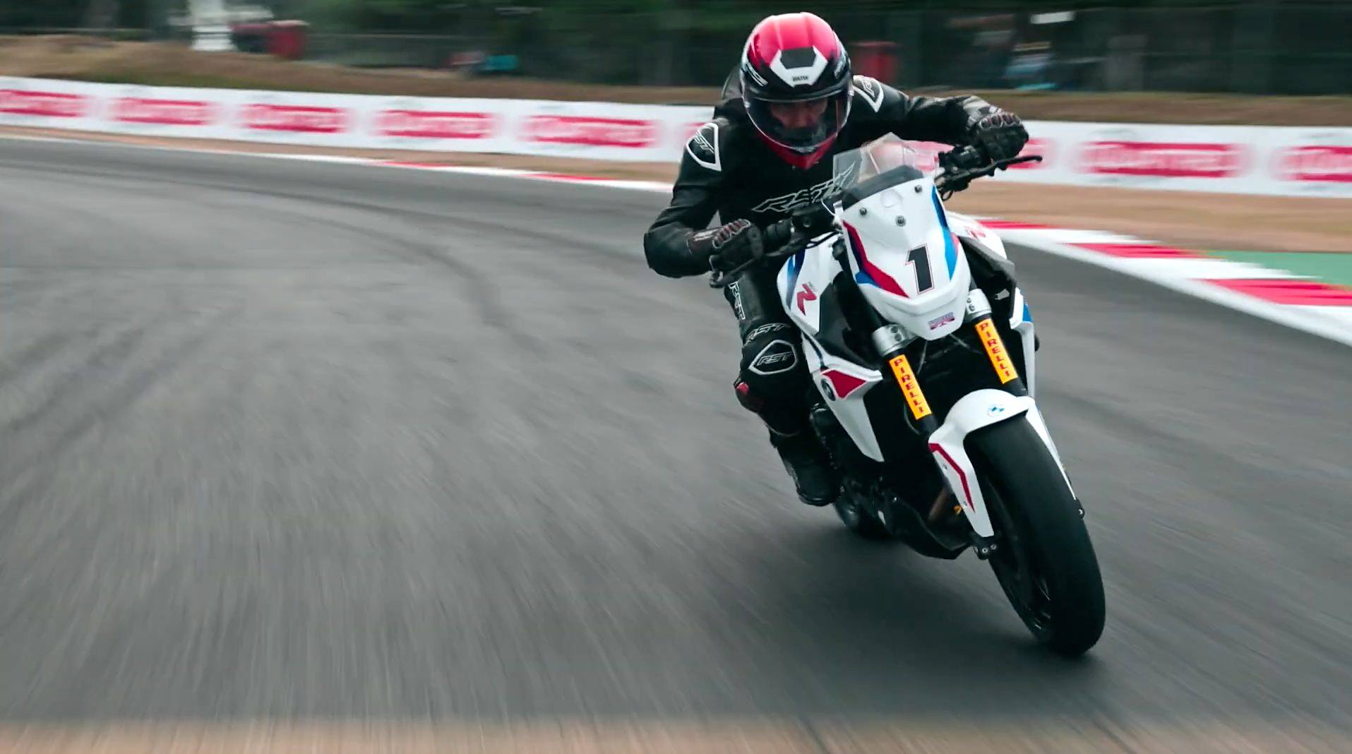 【文章】宝马与英国BSB合作推出宝马F900R统规赛_车家号_汽车之家