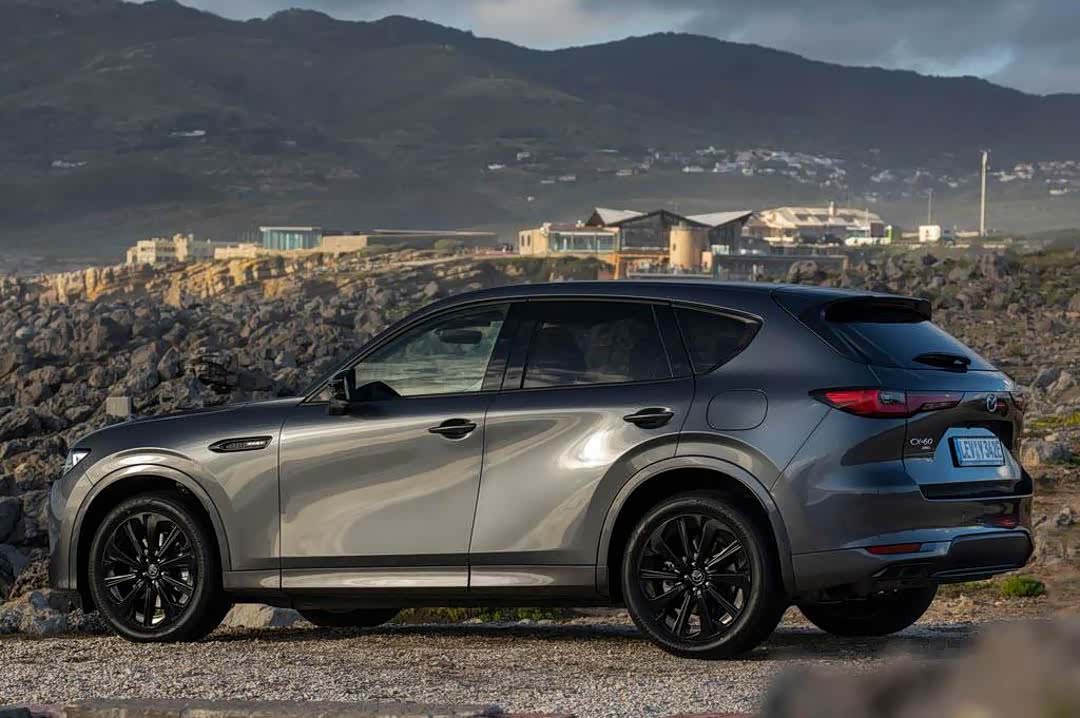 马自达CX80曝光！七座+直列六缸+宾利款方向盘，自信爆棚剑指BBA~_车家号_发现车生活_汽车之家