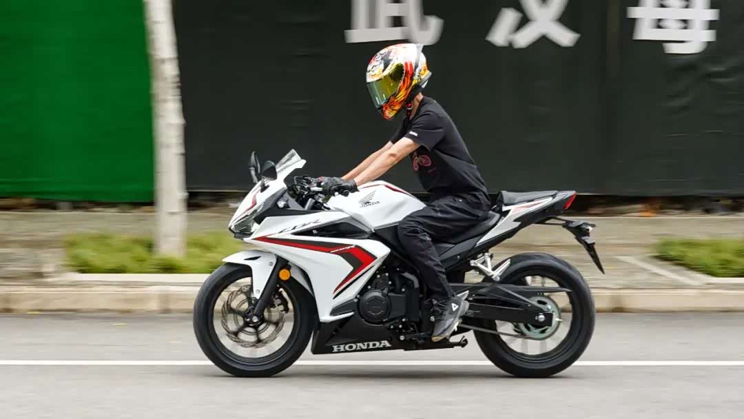 本田CBR400R试驾报告，更适合通勤的高颜值跑车_车家号_发现车生活_汽车之家