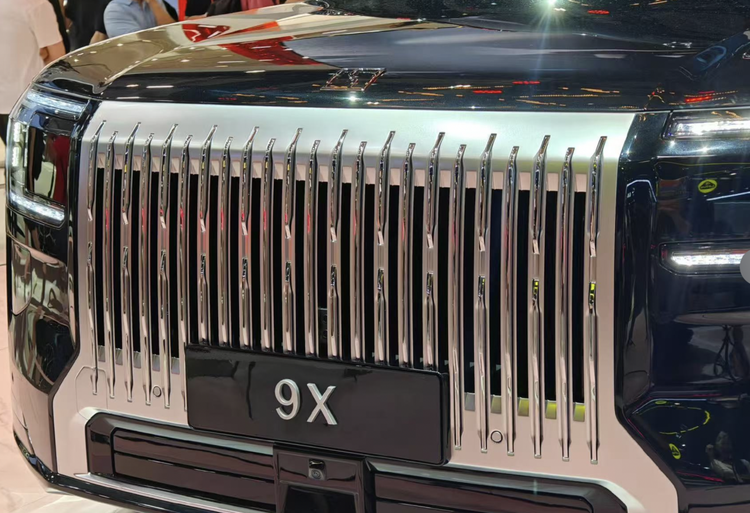 极氪9X震撼来袭！5239mm车长+900V高压，国产"库里南"即将上市_车家号_发现车生活_汽车之家