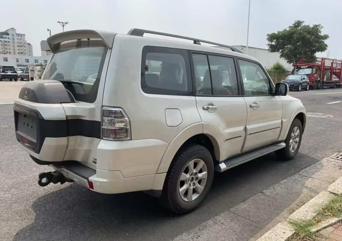 “山猫”还不过时？国六版三菱帕杰罗露面，装修差点意思_车家号_发现车生活_汽车之家