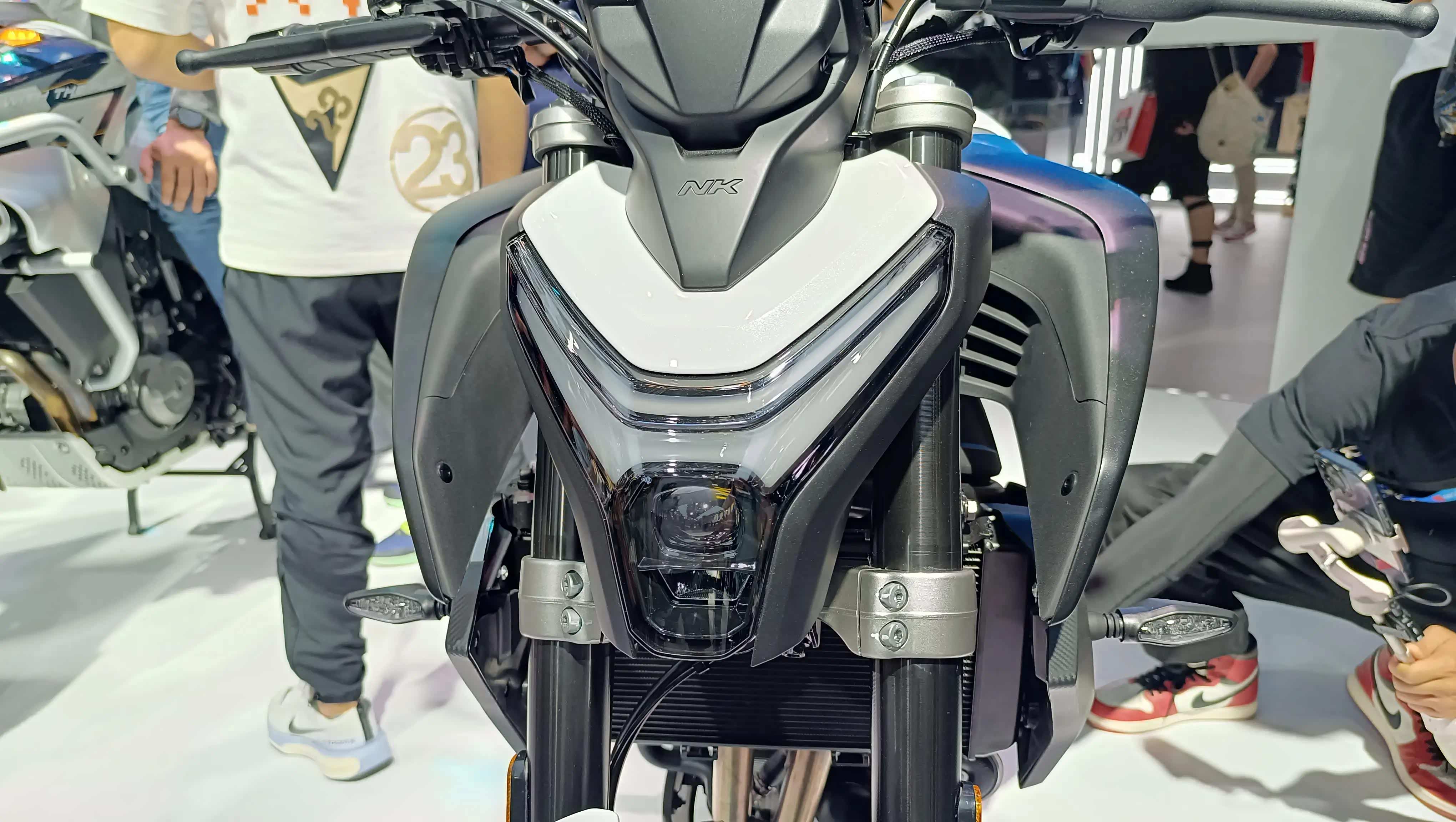 春风450NK正式上市!售价27880元，外形运动配置丰富_车家号_发现车生活_汽车之家