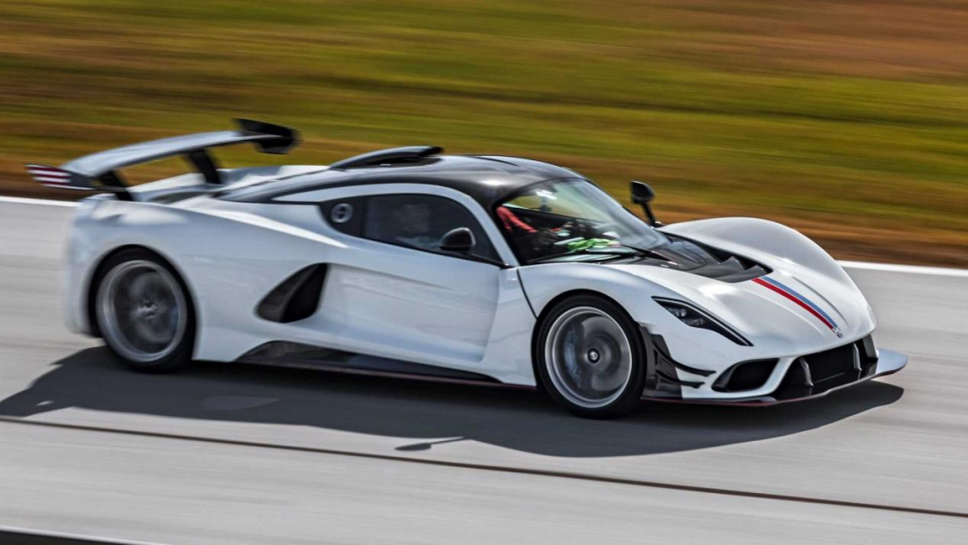 唯一能抗衡布加迪的美系超跑？轩尼诗Venom F5赛道版正式开售！_车家号_发现车生活_汽车之家