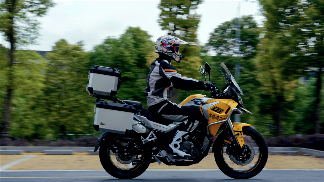 【文章】降维打击还是越级抢夺，赛科龙RX401骑起来到底怎么样？_车家号_汽车之家