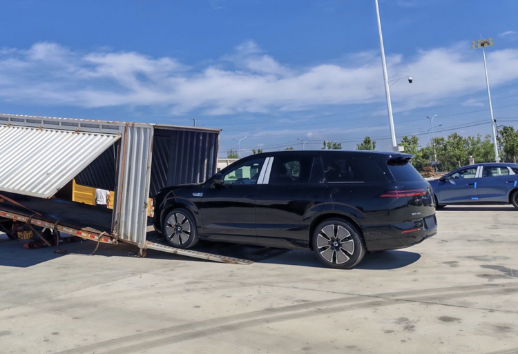 腾势N8L实车亮相：5200mm长大型SUV，6座+925马力超强劲_车家号_发现车生活_汽车之家