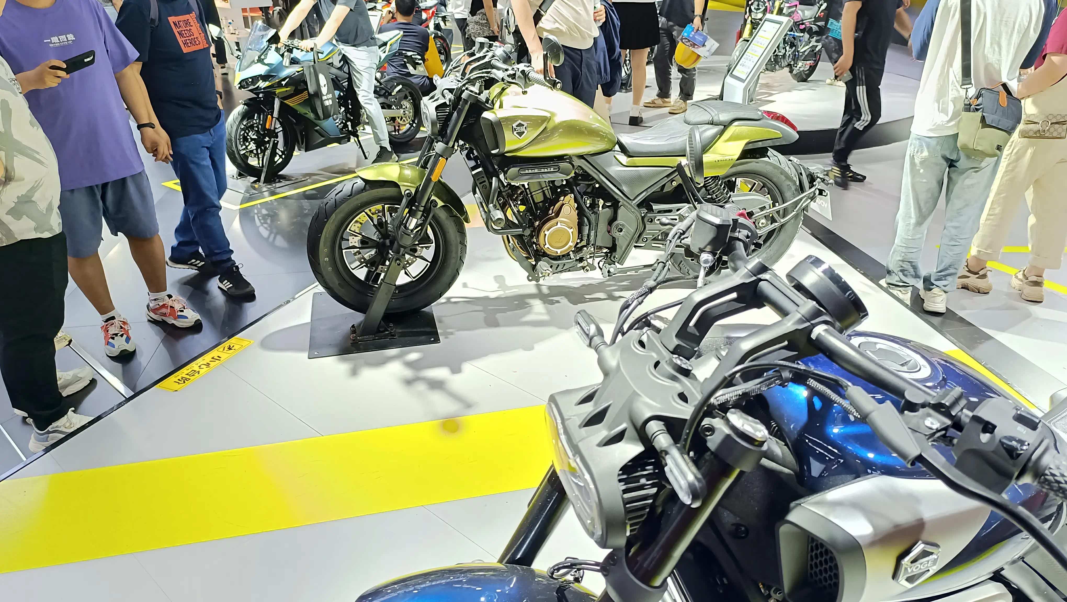 黑武士CM550和无极CU525静态对比，新品牌也有大能量_车家号_发现车生活_汽车之家