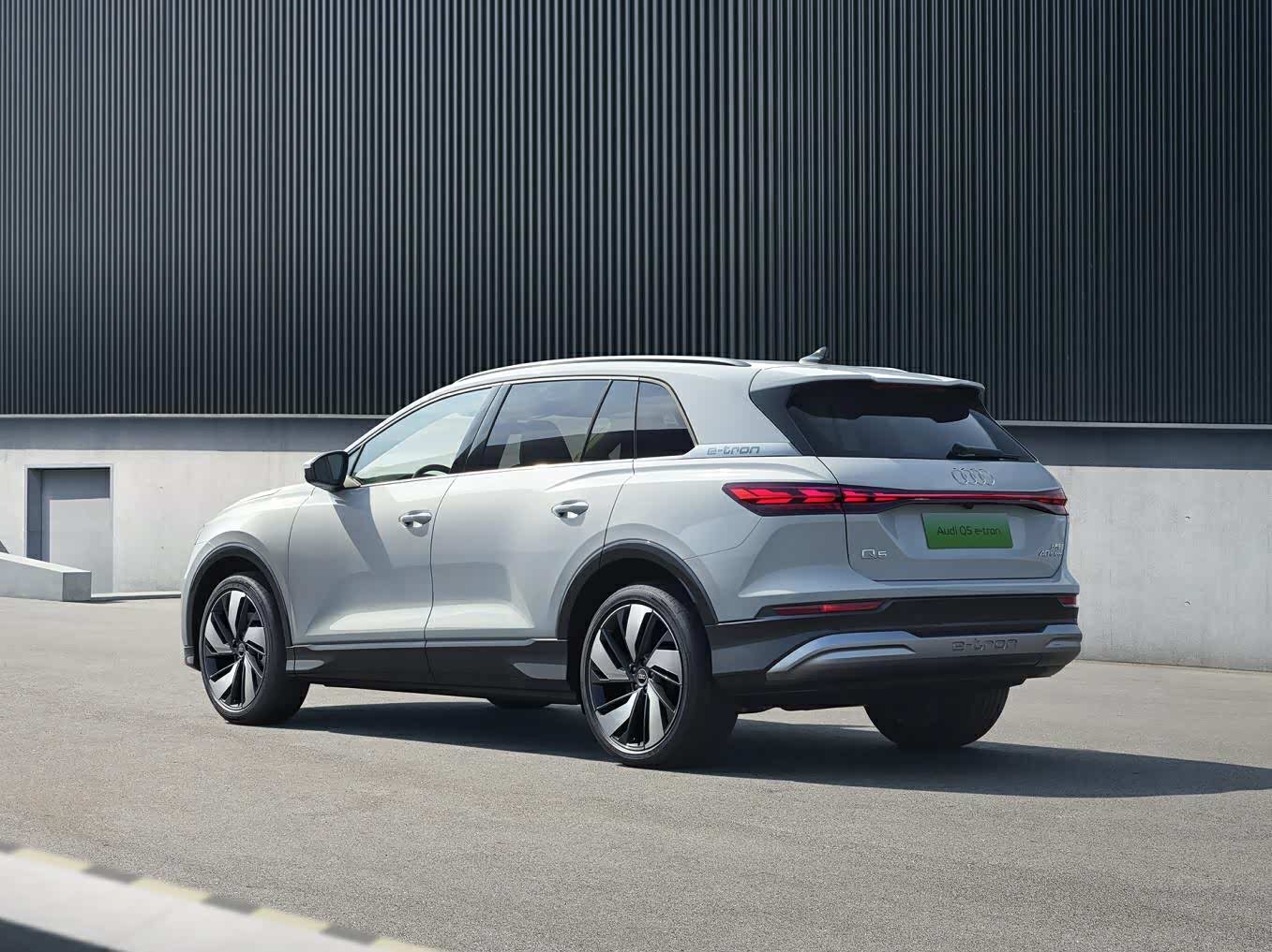 29万的奥迪Q5 e-tron来了，续航560km，七座布局，老款降4.4万_车家号_发现车生活_汽车之家