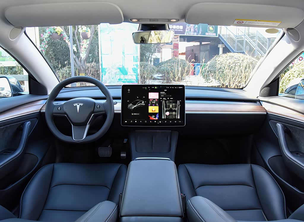 新势力纯电中级车对决 小鹏P7i对比特斯拉Model 3 你会选谁_车家号_发现车生活_汽车之家