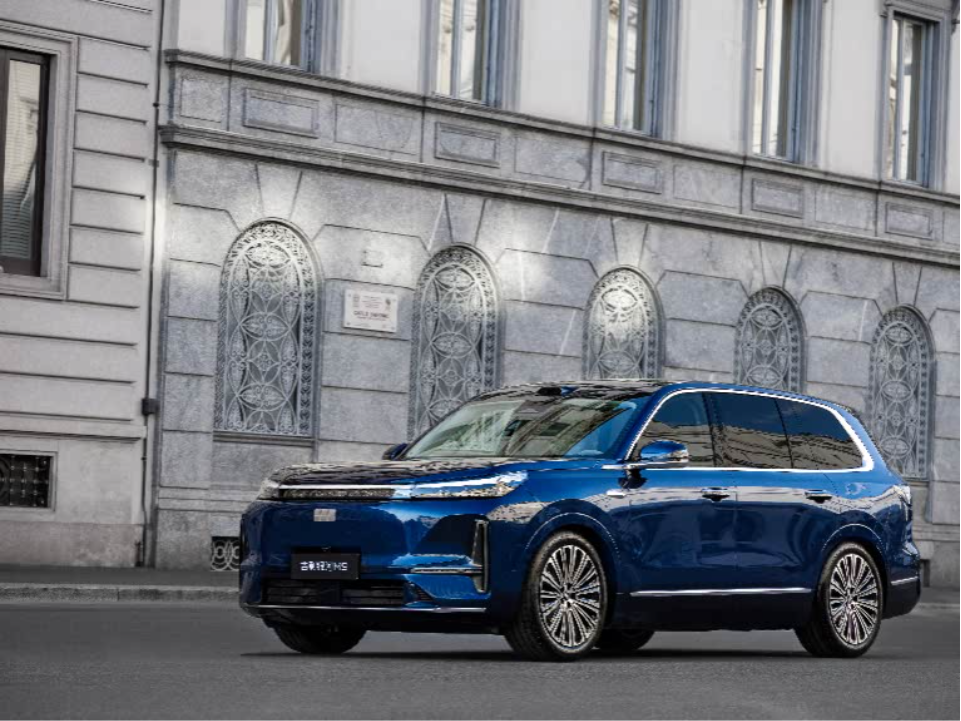 AI科技大六座旗舰SUV，吉利银河M9惊艳亮相米兰_车家号_发现车生活_汽车之家