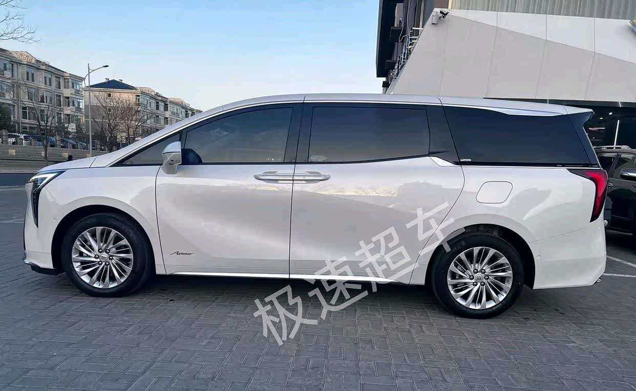 别克GL8“世纪”进店实拍，改走豪华路线，竞争丰田埃尔法_车家号_发现车生活_汽车之家