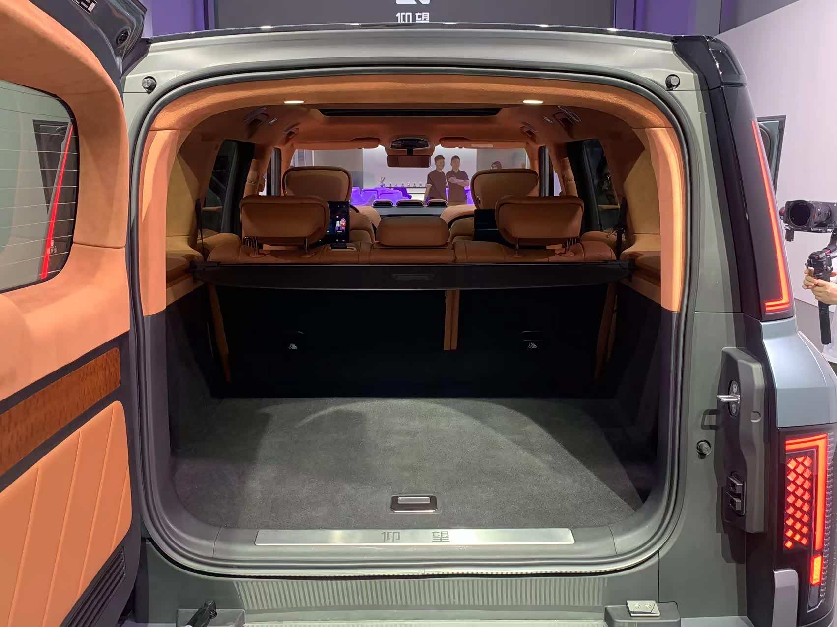 仰望U8内饰首发 豪华感与科技感并存 或8月上市_车家号_发现车生活_汽车之家