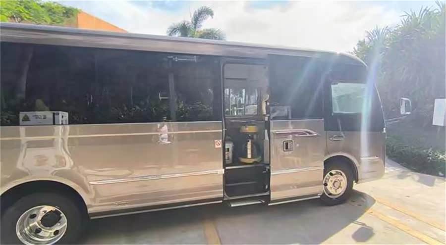 搭载3.0T发动机，17-23座布局，红旗QM7正式发布，竞争丰田考斯特_车家号_发现车生活_汽车之家