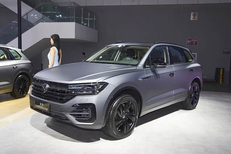 大众途锐火山岩涂装运动版上市，3.0T+8AT，中国市场限量发售_车家号_发现车生活_汽车之家