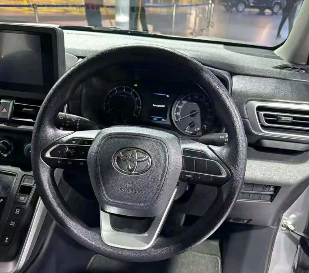 丰田INNOVA：主打实用性，7座家用多功能车，2.0动力稳定高效_车家号_发现车生活_汽车之家