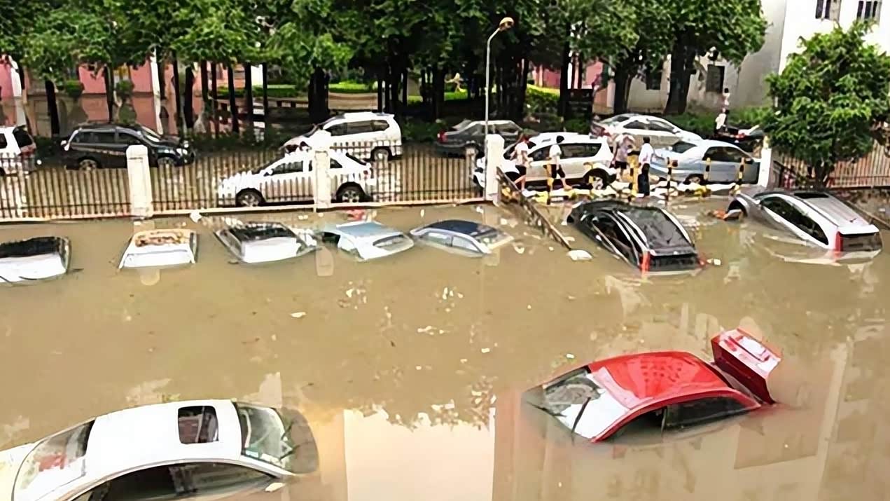 暴雨天气，躲过了路上水坑，却没躲过保险公司这么多“坑”_车家号_发现车生活_汽车之家