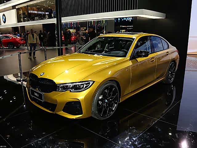 30万元买BBA怎么选？奔驰C级，奥迪A4L，宝马3系一篇全解析_车家号_发现车生活_汽车之家