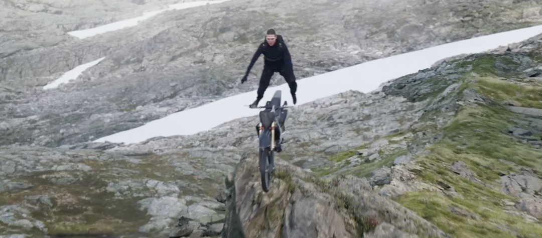 刺激！碟中谍7预告片发布，阿汤哥单手开宝马M5漂移帅呆了..._车家号_发现车生活_汽车之家